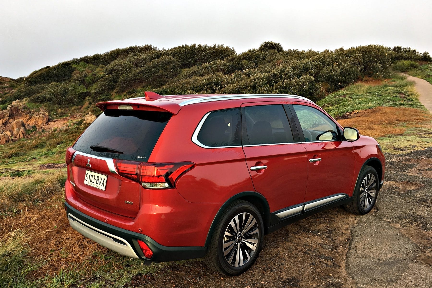 2019 Mitsubishi Outlander Exceed AWD SUV Review - AnyAuto
