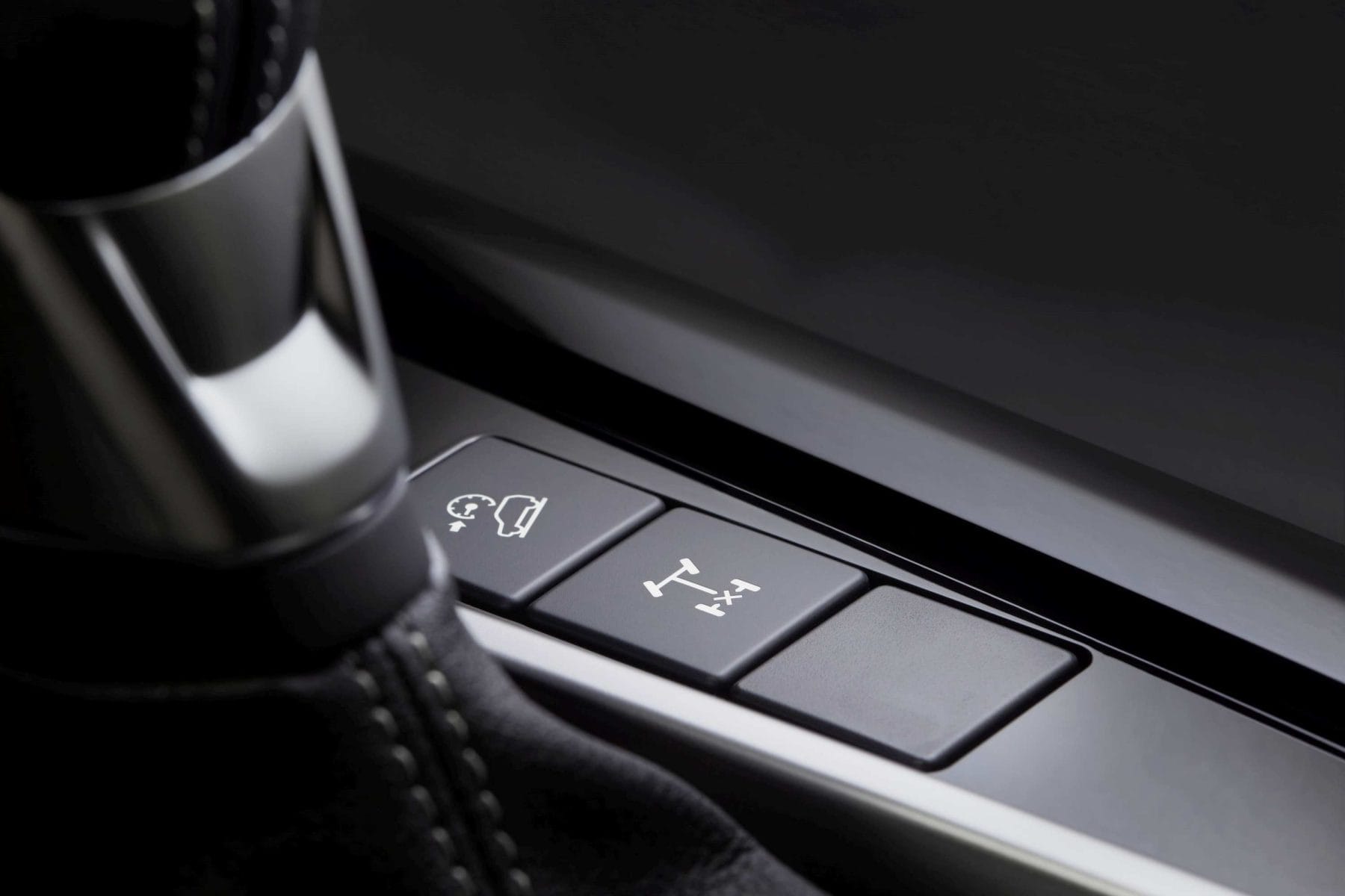 Isuzu D-MAX SX Space Cab 4X4 Cab Chassis Auto Radio Review - AnyAuto