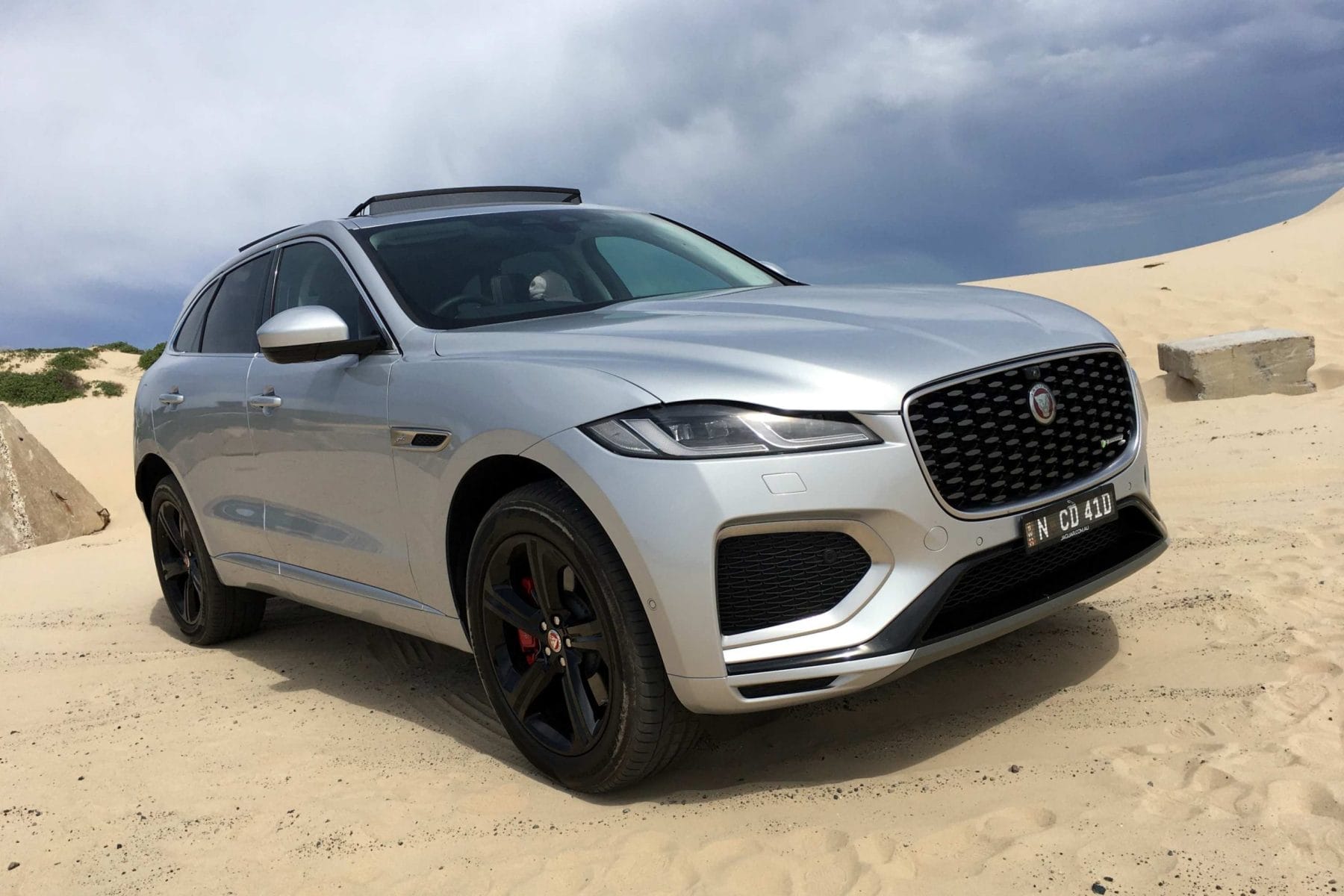 Jaguar F-PACE R-Dynamic SE D300 AWD 2021 Review - AnyAuto