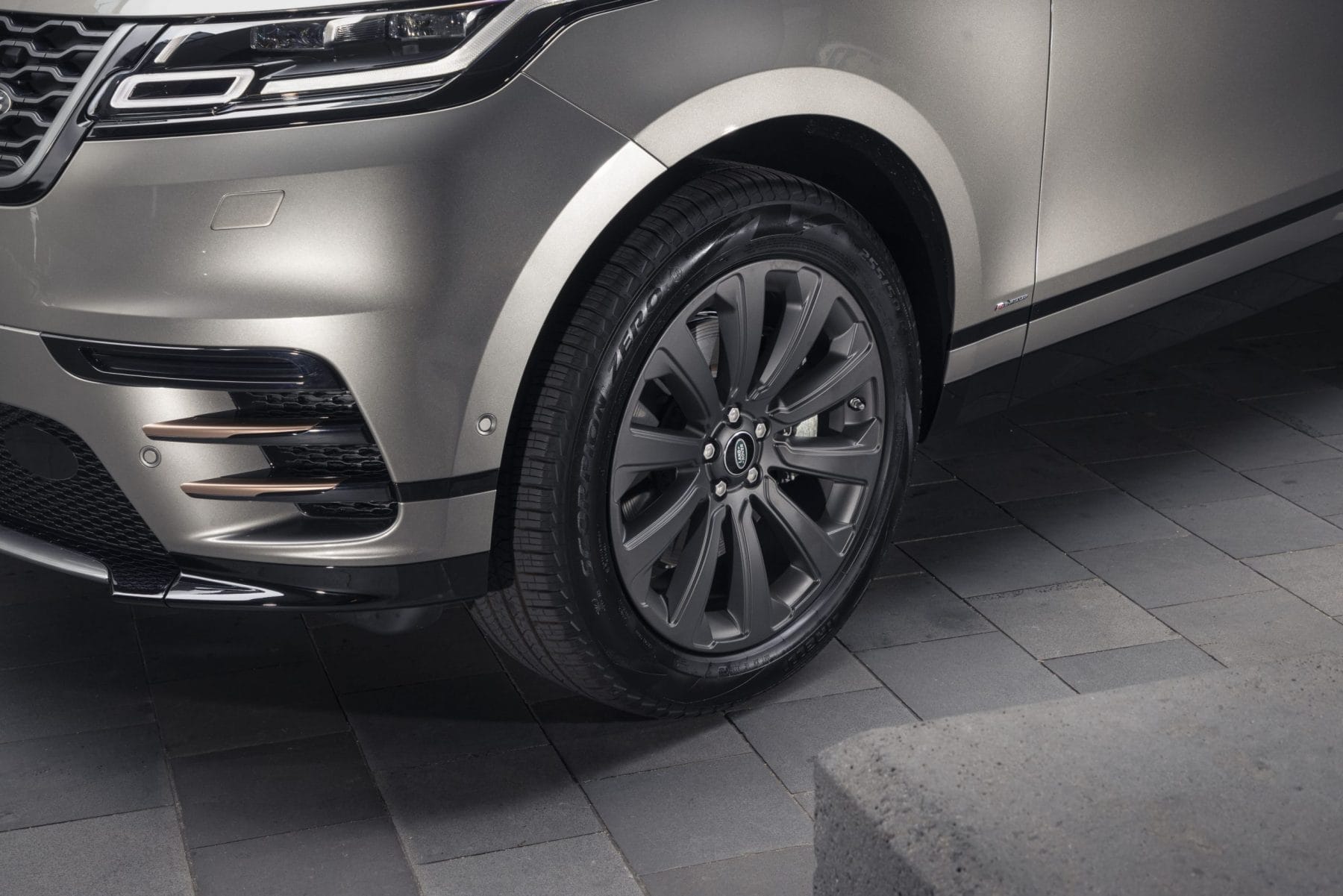 Range Rover Velar R Dynamic SE D200 AWD SUV Review - AnyAuto