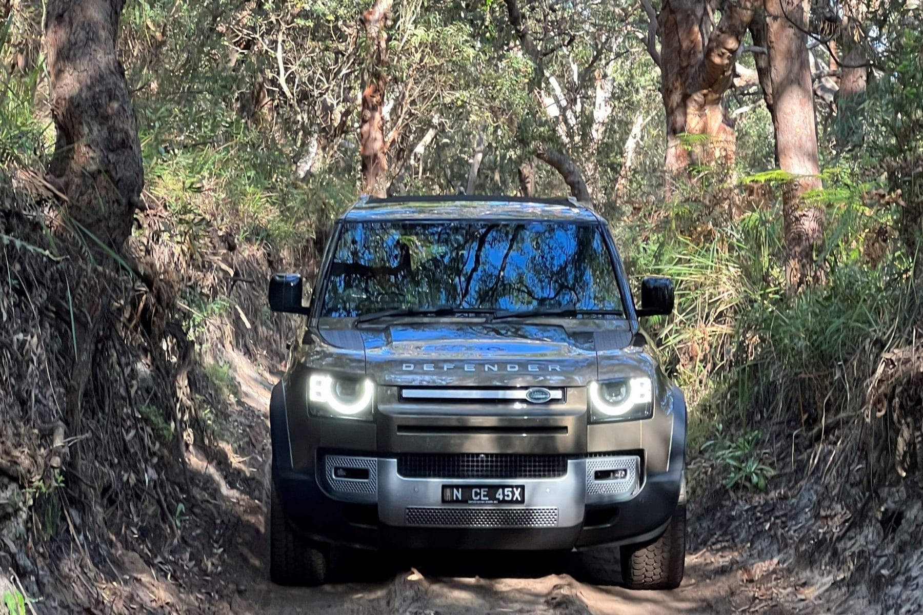 Land Rover Defender D300 SE 2022 Review - AnyAuto