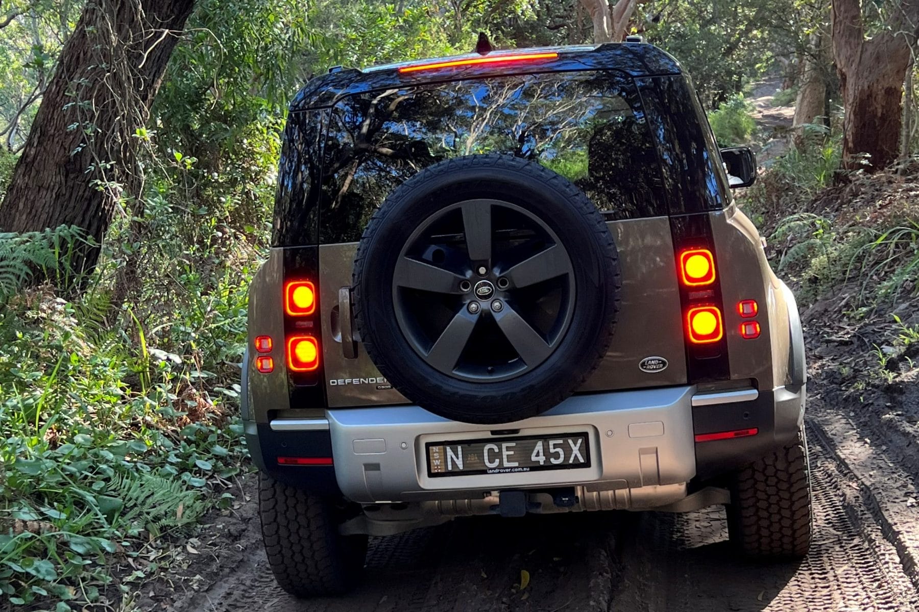 Land Rover Defender D300 SE 2022 Review - AnyAuto