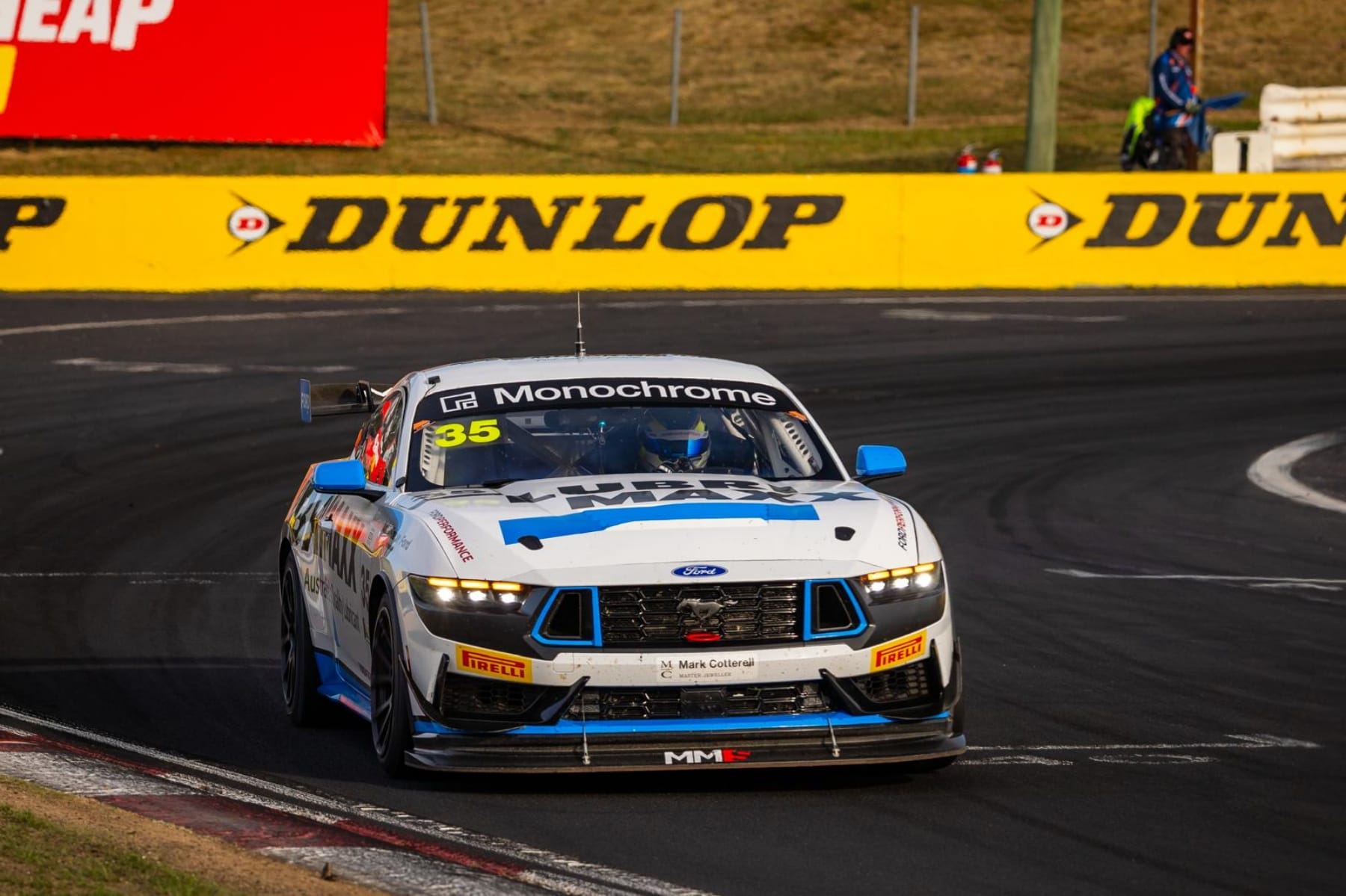 Ford Mustang wins Bathurst - AnyAuto